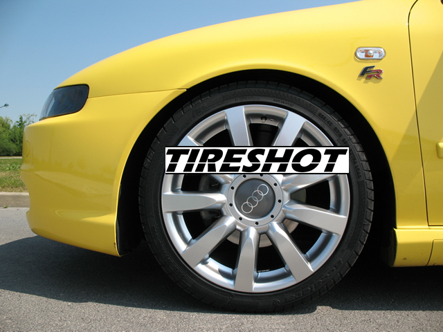 Accelera PHI 225/40R18 92Y XL Ultra High Performance - TireShot