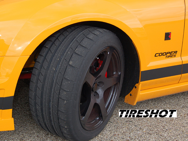 Cooper Zeon RS3-S 275/40R20 106Y XL Ultra High Performance - TireShot