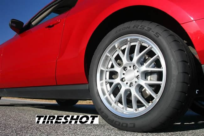 Cooper Zeon RS3-S 275/40R20 106Y XL Ultra High Performance - TireShot