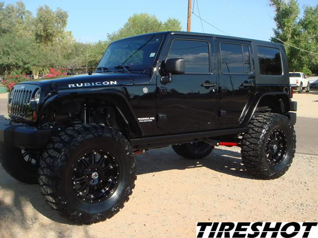 Nitto Mud Grappler Extreme Mud Terrain LT385/70R16C 130Q 8PR - TireShot