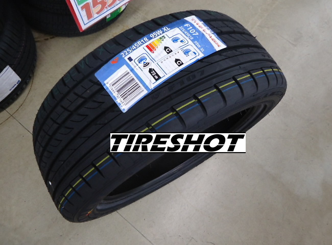Tracmax F107 255/45R18 103W XL Ultra High Performance - TireShot